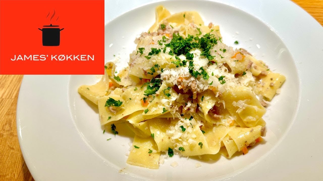 Pasta med ragù in bianco - lys kødsovs. - YouTube