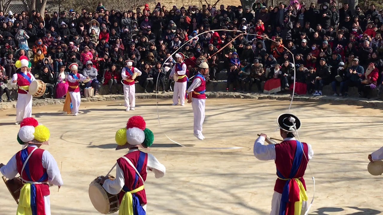 Samulnori (Korean traditional percussion quartet) @ Korean Folk Village ...