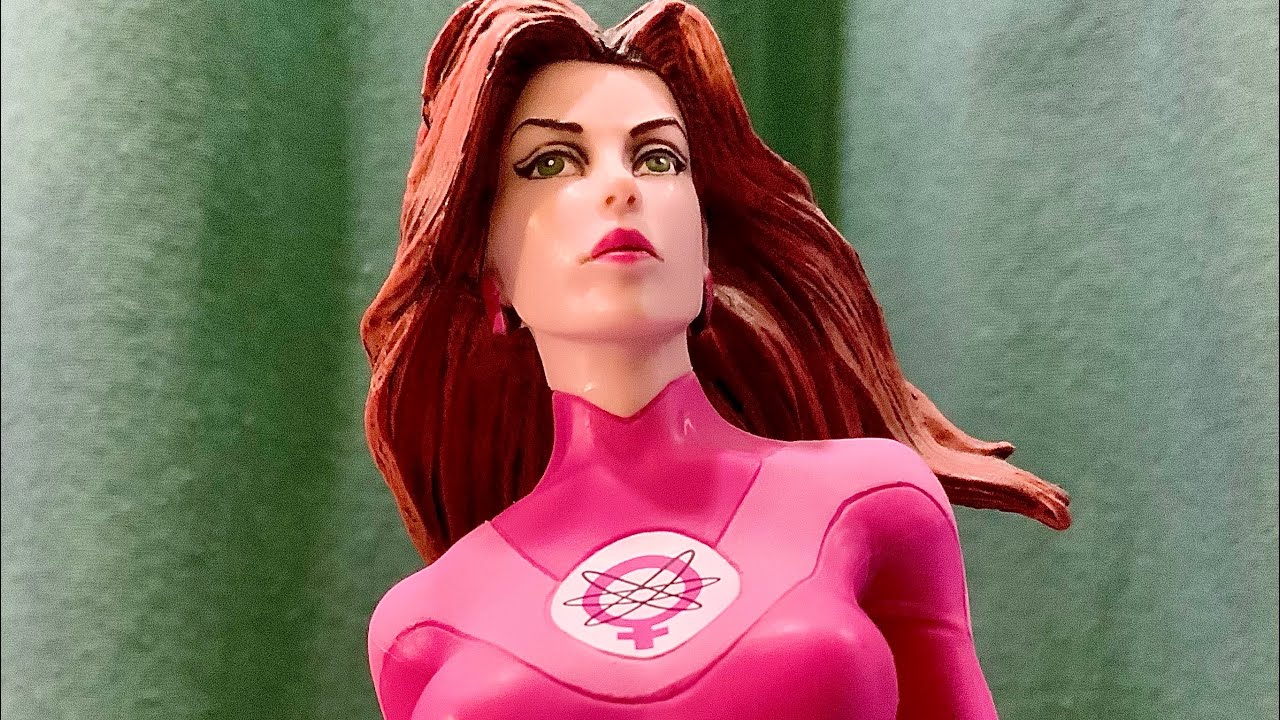 Atom Eve Statue - YouTube