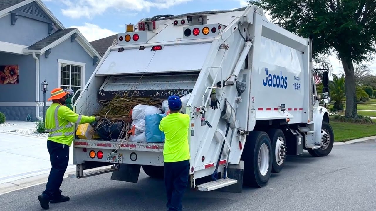 Jacobs Freightliner Heil PT1000 Rear Loader Garbage Truck Packing Bags ...