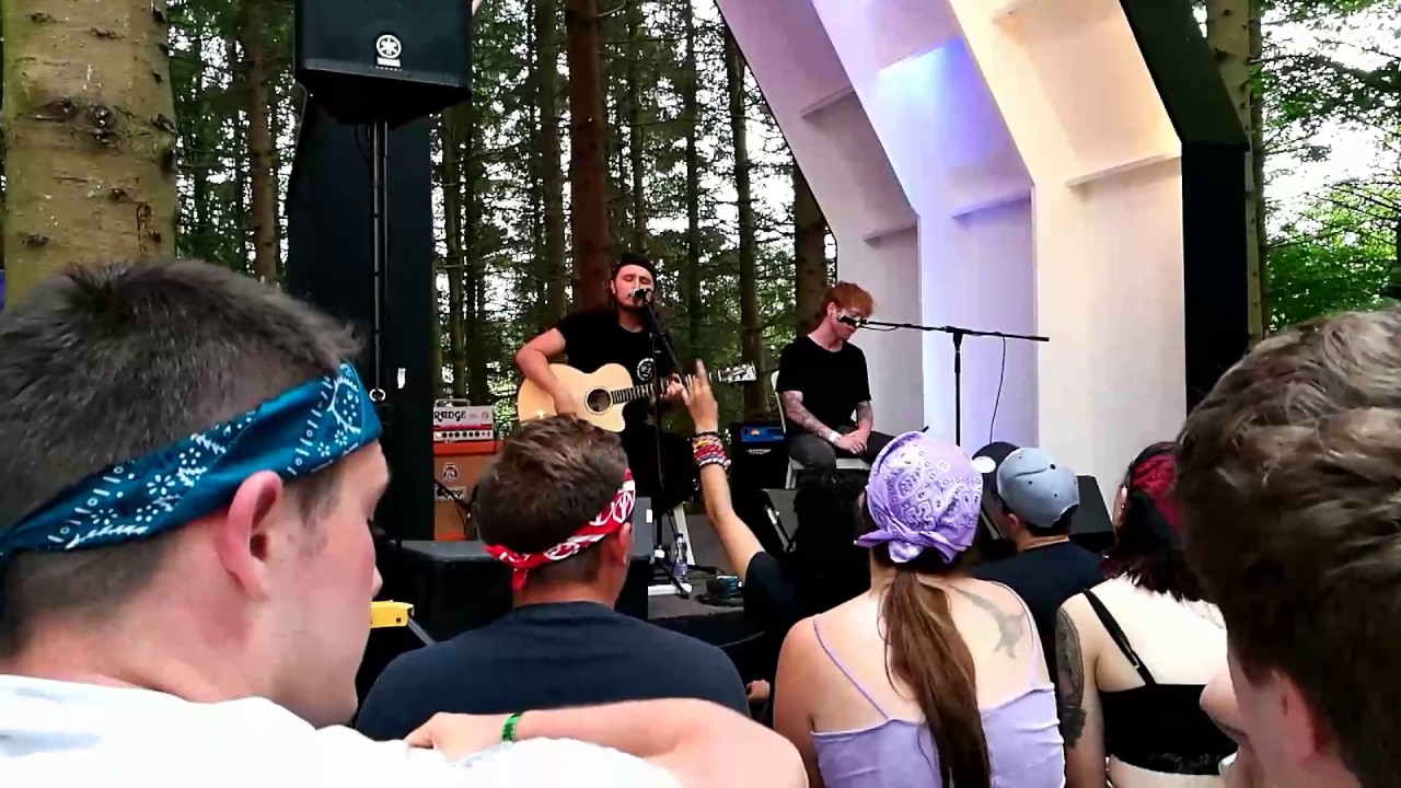 Mallory Knox - Shout at the Moon (Live 2000 Trees Festival '17) - YouTube