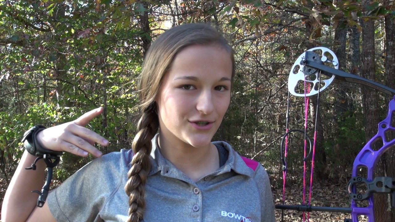 Reagan Bryan shooting with fingers vs. release aid - YouTube