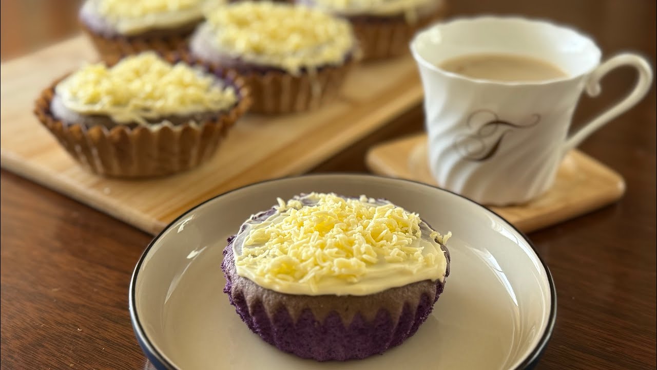 Cheesy Ube Mamon Recipe! Mini sponge cake are sweet treats perfect for ...