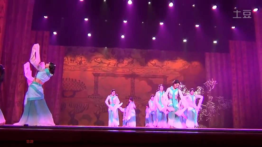 Beautiful chinese dance - 采薇 - YouTube