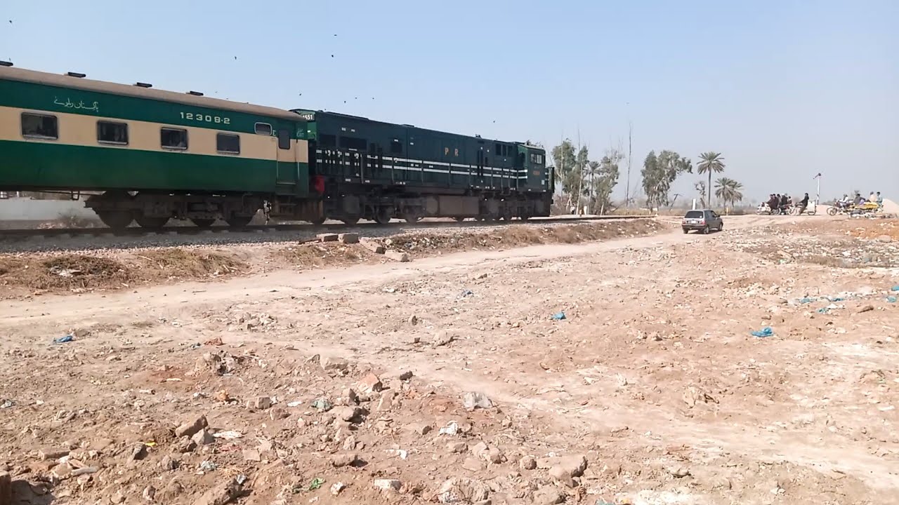 First Ever Appearance of GEU-20 Locomotive at Sanawan performing ...