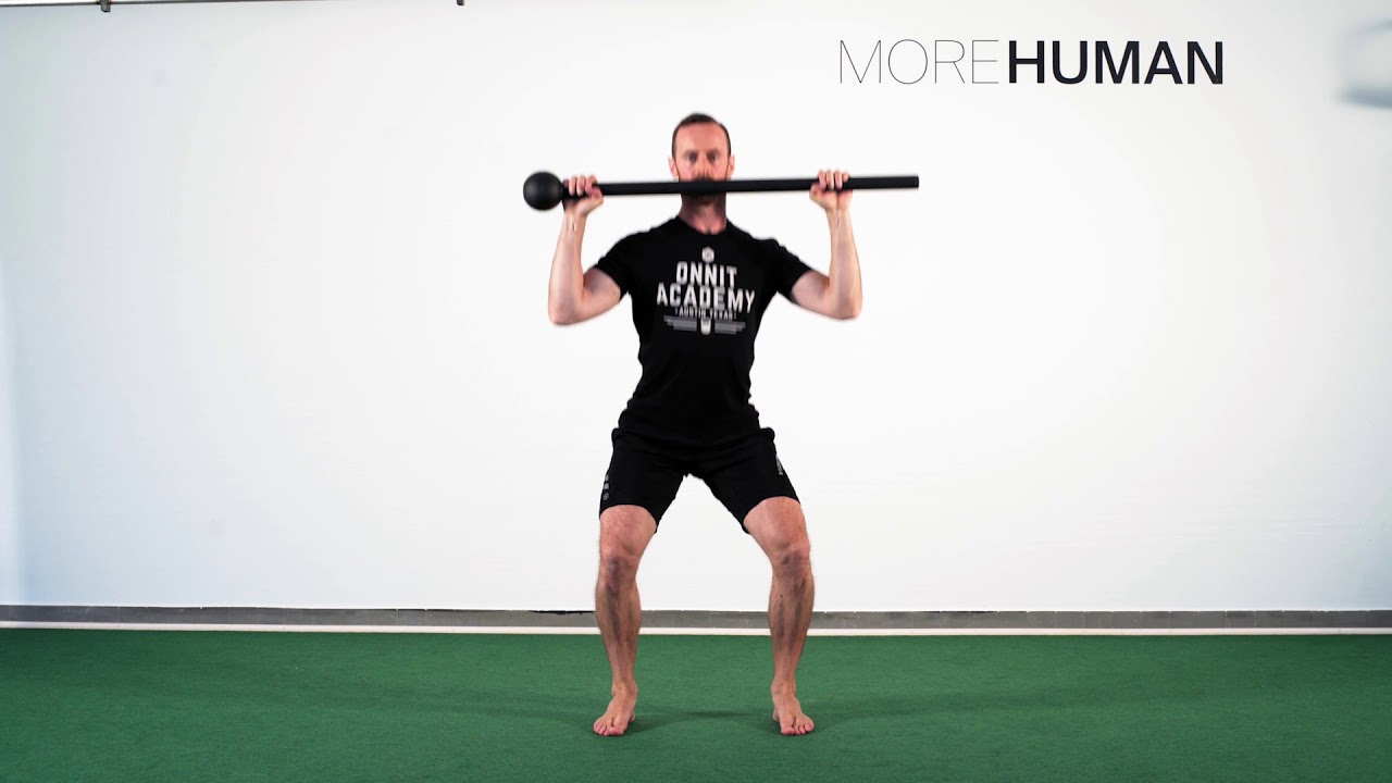 Steel Mace Squat en charge frontale/Front Load Squat - YouTube
