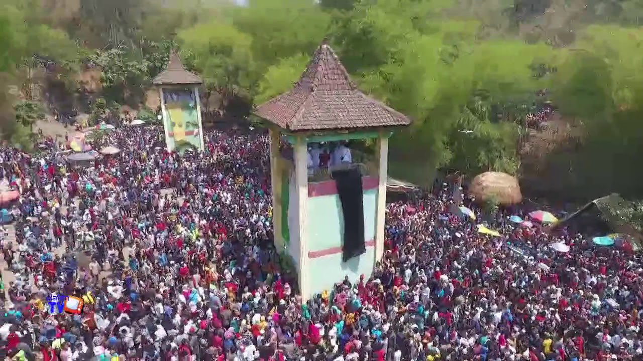 Sebar Apem Yaqowiyyu Jatinom Klaten 2019 Dipadati Ribuan Warga - YouTube