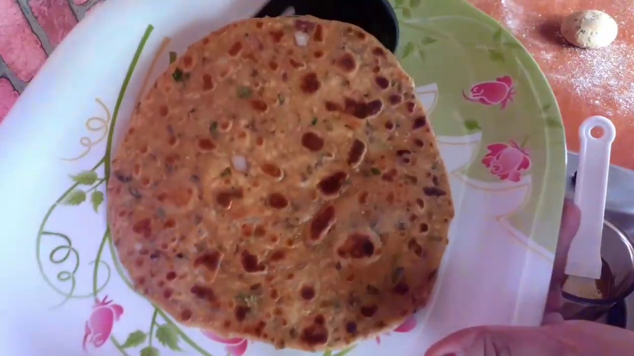Missi Roti Recipe | Dal Wali Missi Roti With Pudina Lassi | Ranjot Di ...