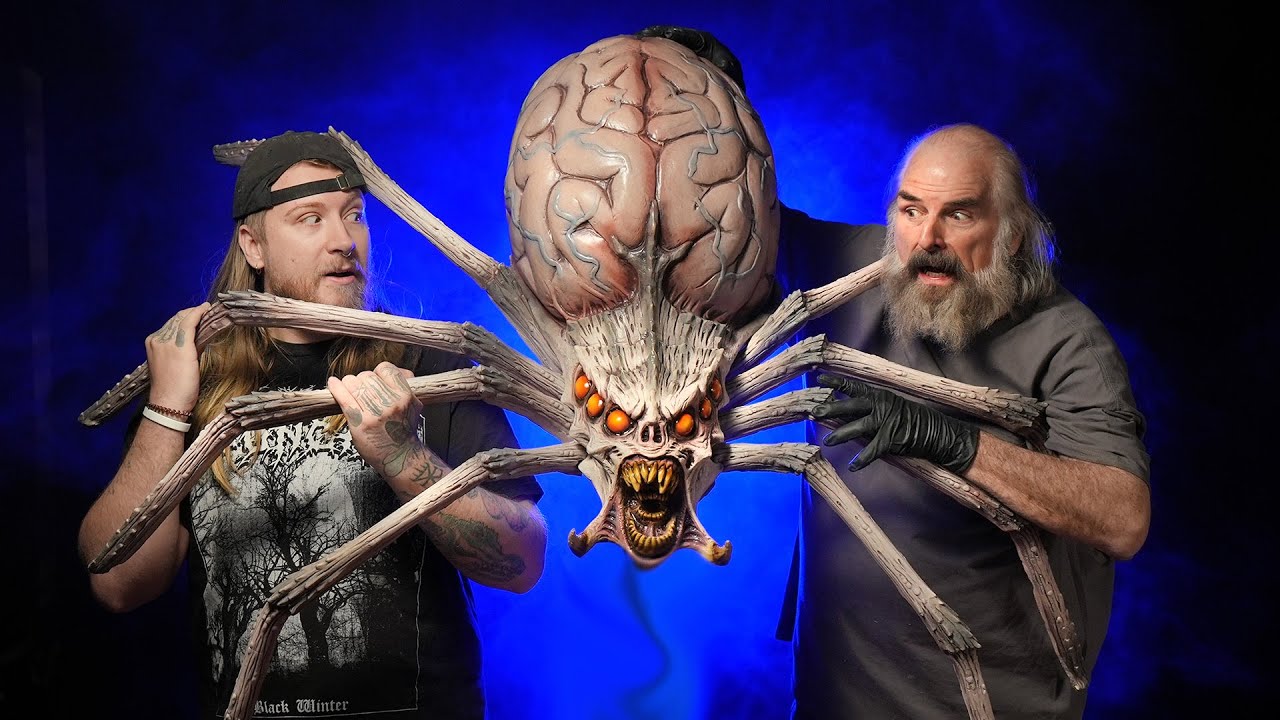 Alien Spider Halloween Prop Unboxing by Distortions Unlimited - YouTube