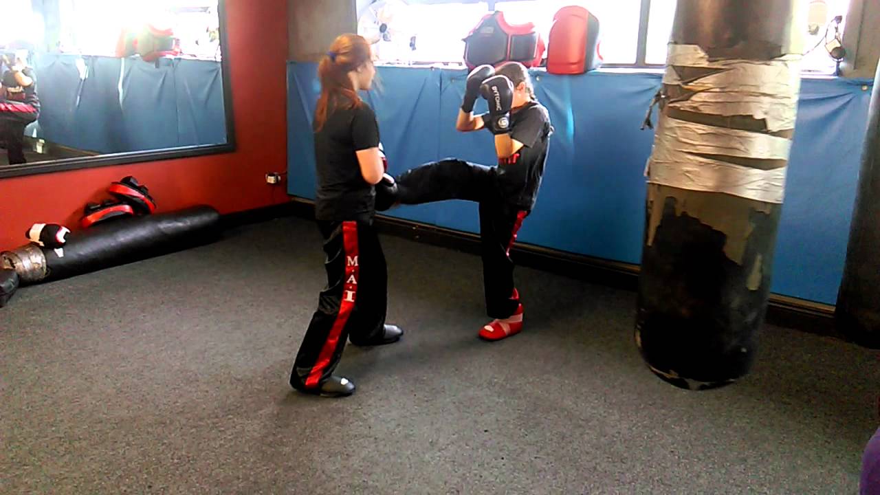 2 excellent teenage girls kickboxing drill - YouTube
