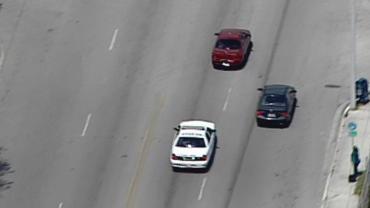 Watch complete Miami police chase - YouTube