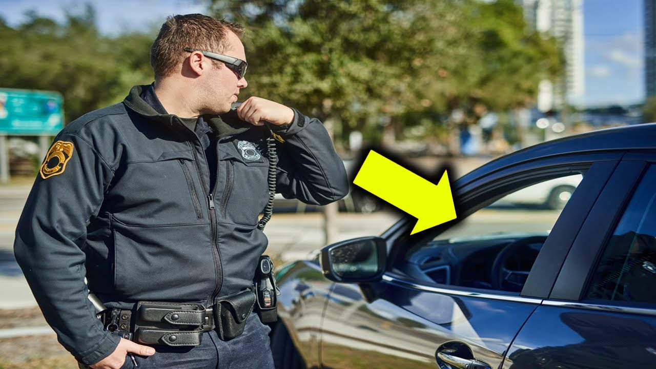 Cop Pulls Over a Car, But His Life Changes When the Driver Rolls Down ...