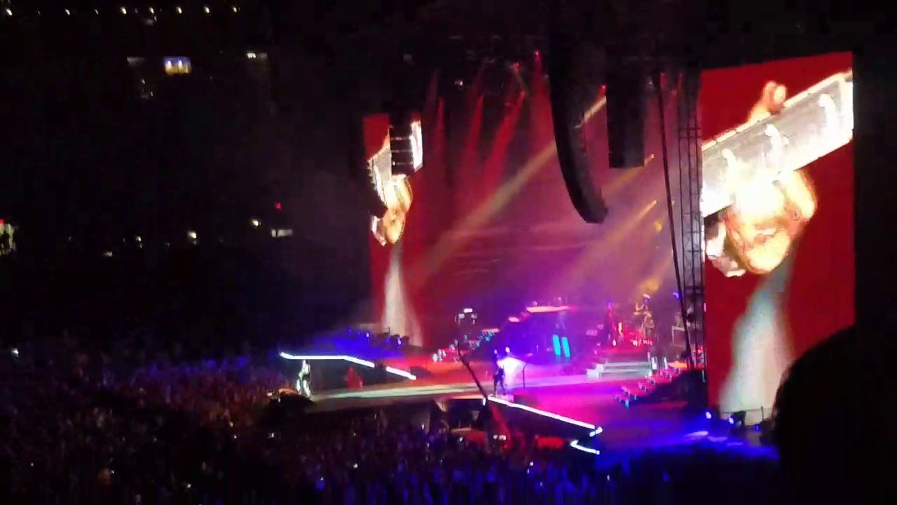 Guns N' Roses St. Louis 2017 Rocket Queen (No riot this time) - YouTube