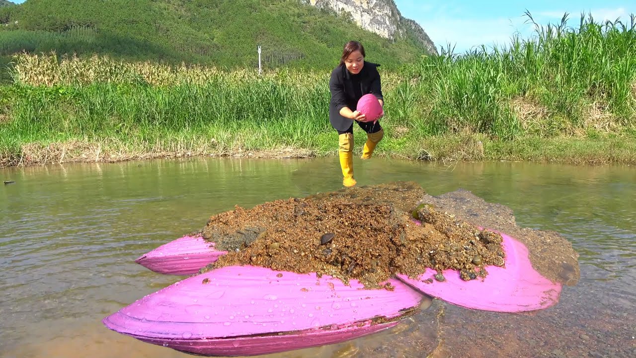 The girl picked up the sparkling pink clams, and the charming pearls ...