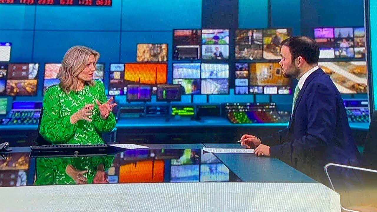 ITV Weekend News Evening Bulletin Sunday 1st February 2026 - YouTube