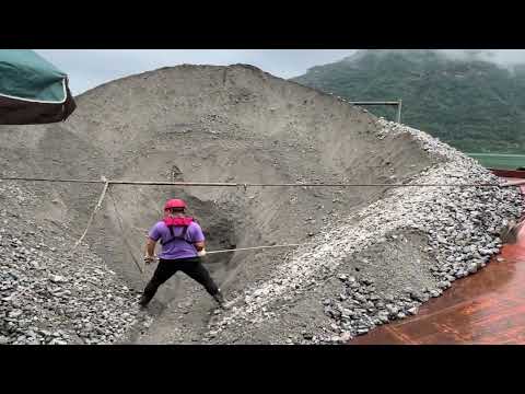 Barge unloading 3000 tons of ore - Relaxing video - My work on the barge