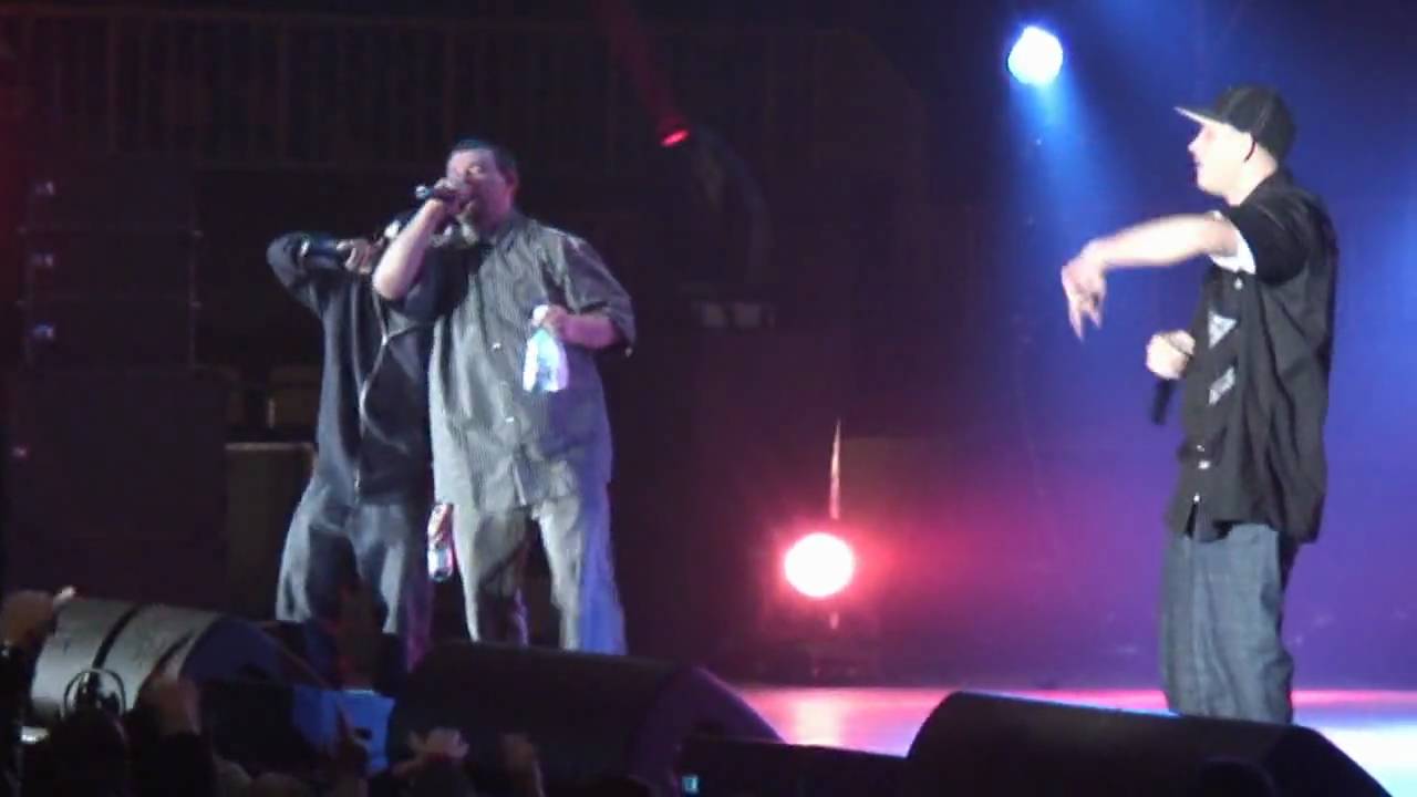 B.U.G. Mafia (Concert Sala Polivalenta) - Romaneste - YouTube