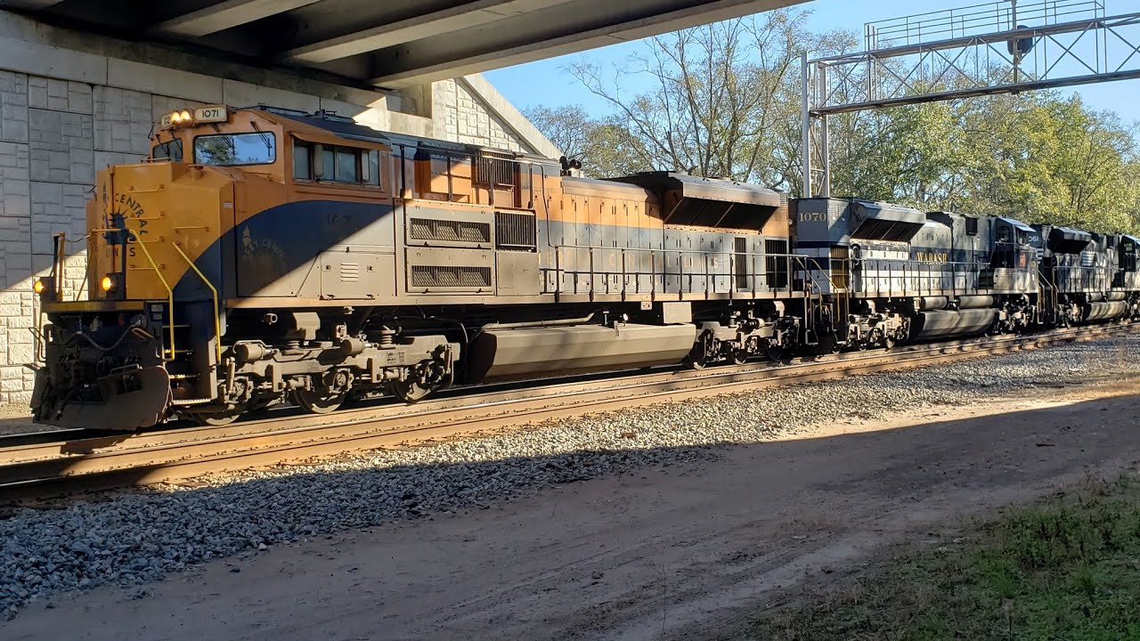 NS 330 with 2 heritage units - YouTube