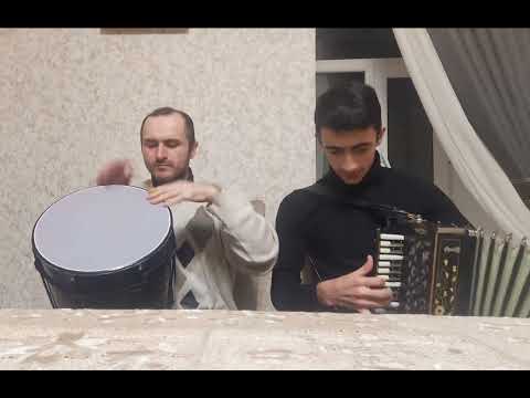 ALma almaya bənzər 🤗