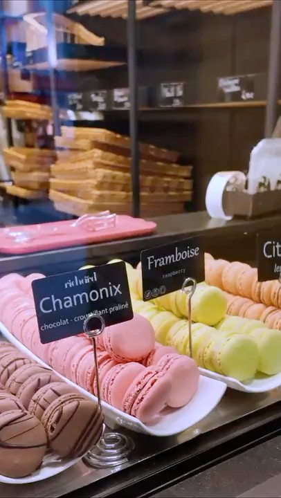 The Most DELECTABLE Macaroon Spot in France! - YouTube