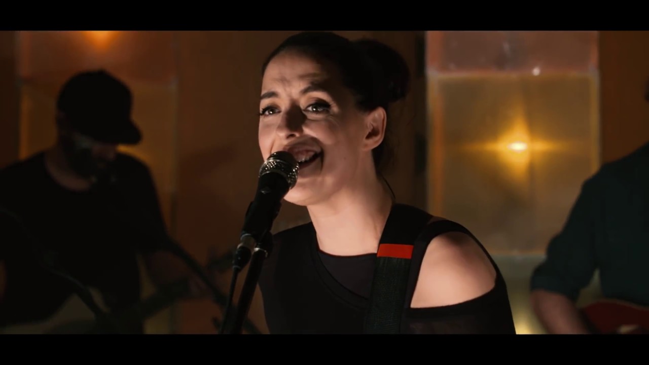 Marie-Pierre Arthur – La Toile (Live au Breakglass Studio) - YouTube