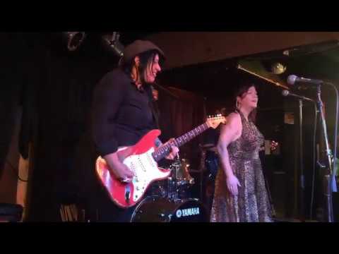 Laura Chavez Guitar Solo - YouTube