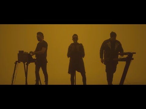 Moenia - Labios Rojos (Video Oficial)