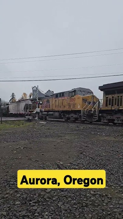 UP 8777 climbing Hito Hill at Aurora, Oregon #railfan #railroad #train - YouTube