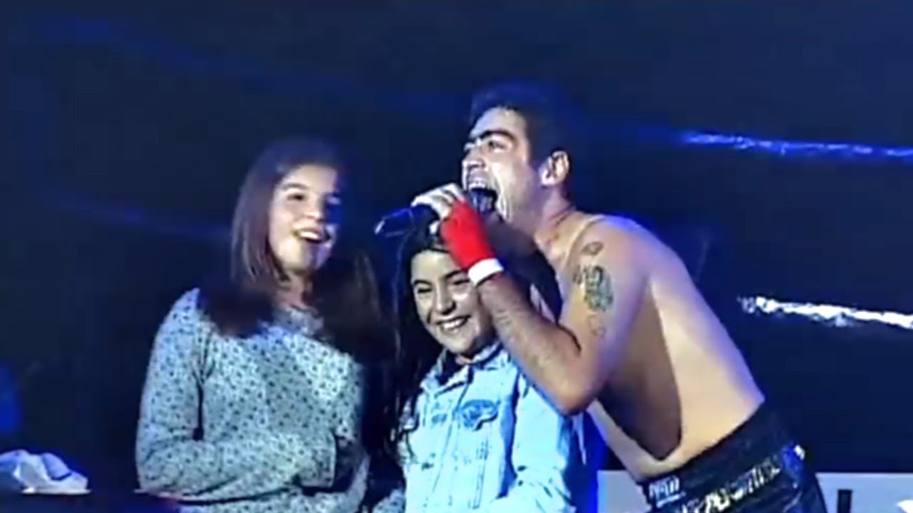 La mano de Dios (Maradona) - Rodrigo con Dalma y Gianina (en vivo Luna ...