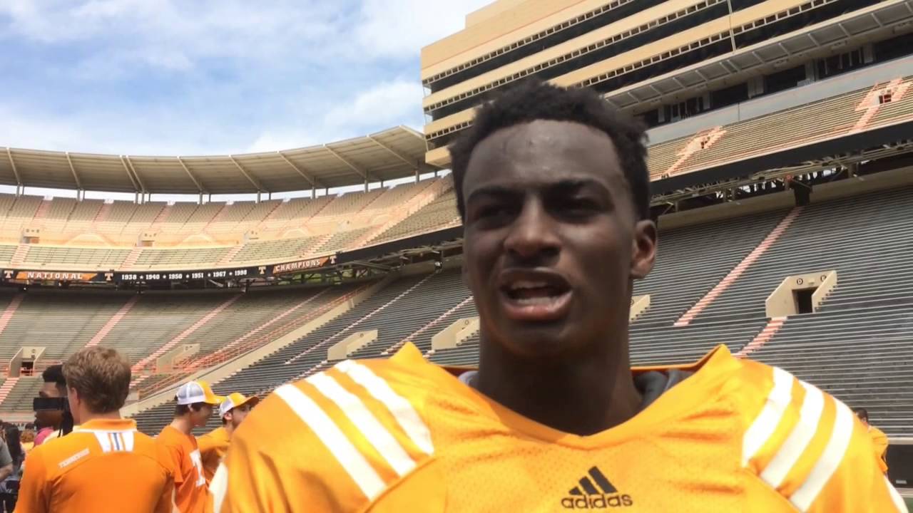 UT's Emmanuel Moseley returns to spring practice - YouTube
