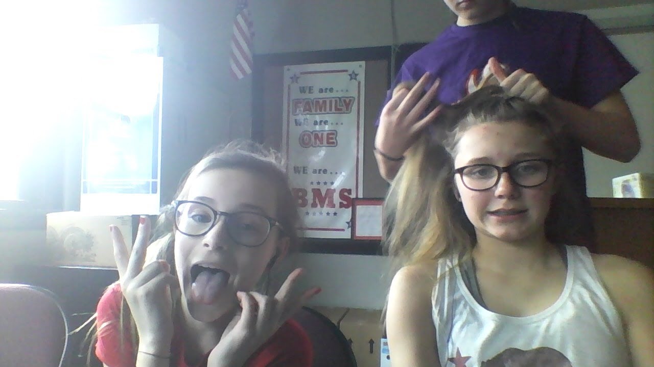 carol and linzi - YouTube