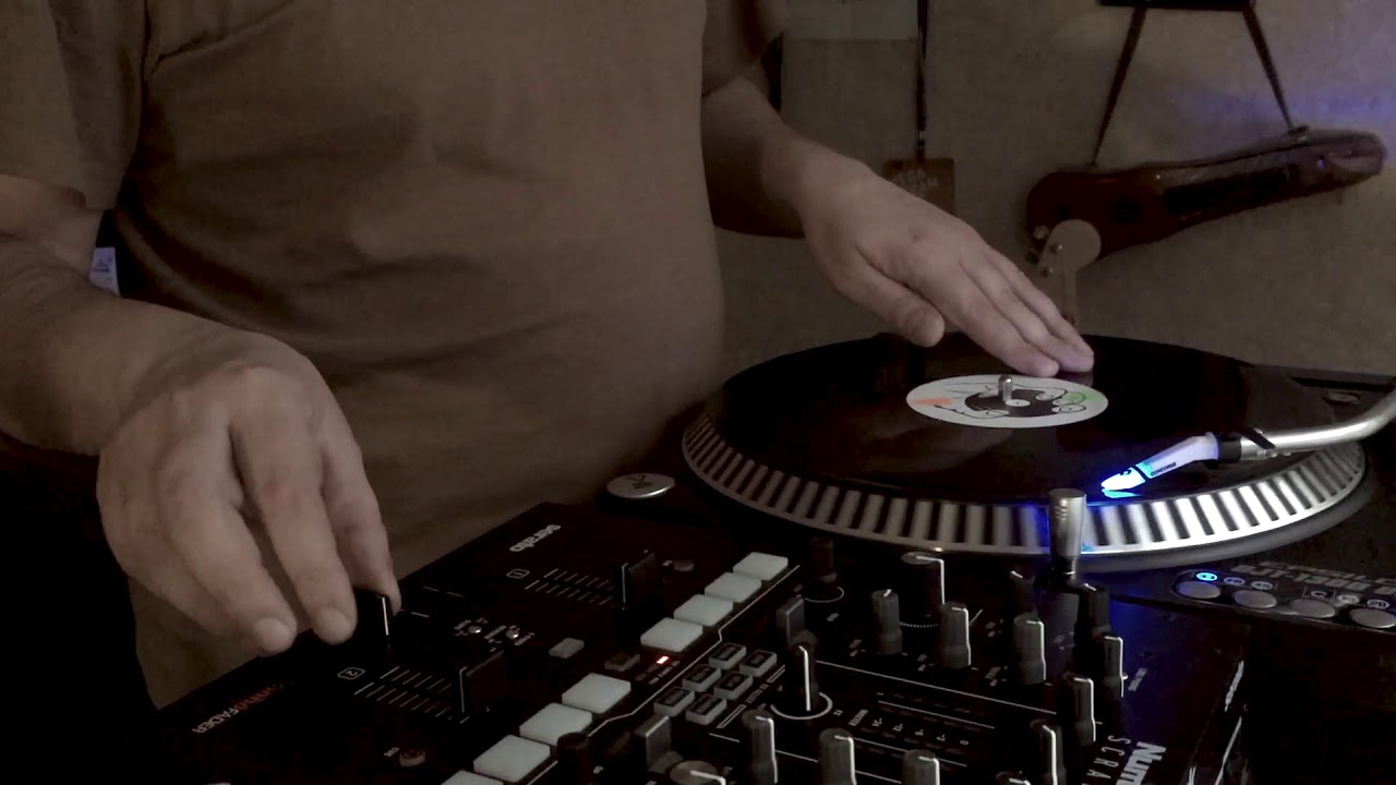 Freestyle Scratch NNTablist Looper - YouTube