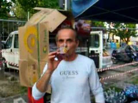 E' lui, Domenico, l'originale. da: grasso che cola. Cavezzo - YouTube