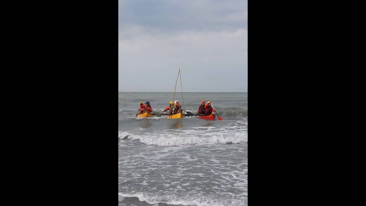 Wind & waves; open canoe workshop - Canad.be - YouTube