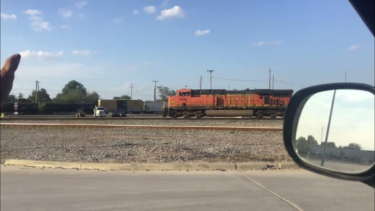 BNSF 7696 GEVO With UP Power Leads Manifest Houston,Tx - YouTube