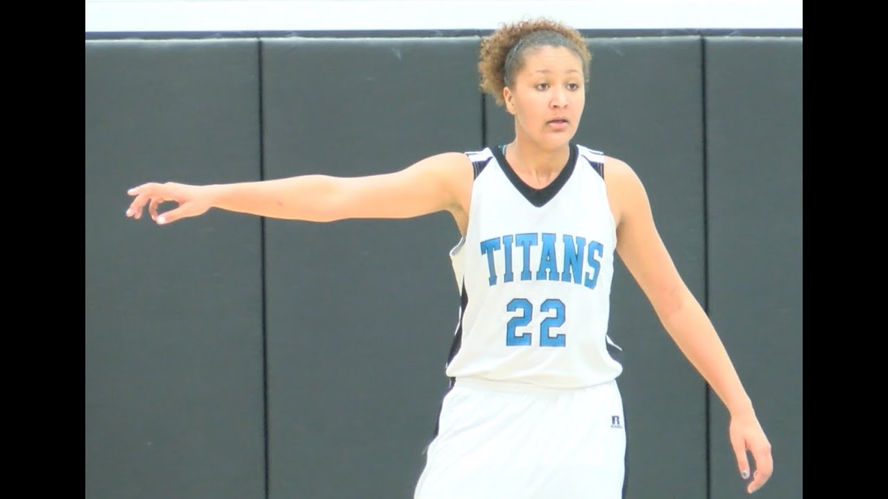 GIRLS BASKETBALL: Grand Terrace Center Skyler Lewis - YouTube