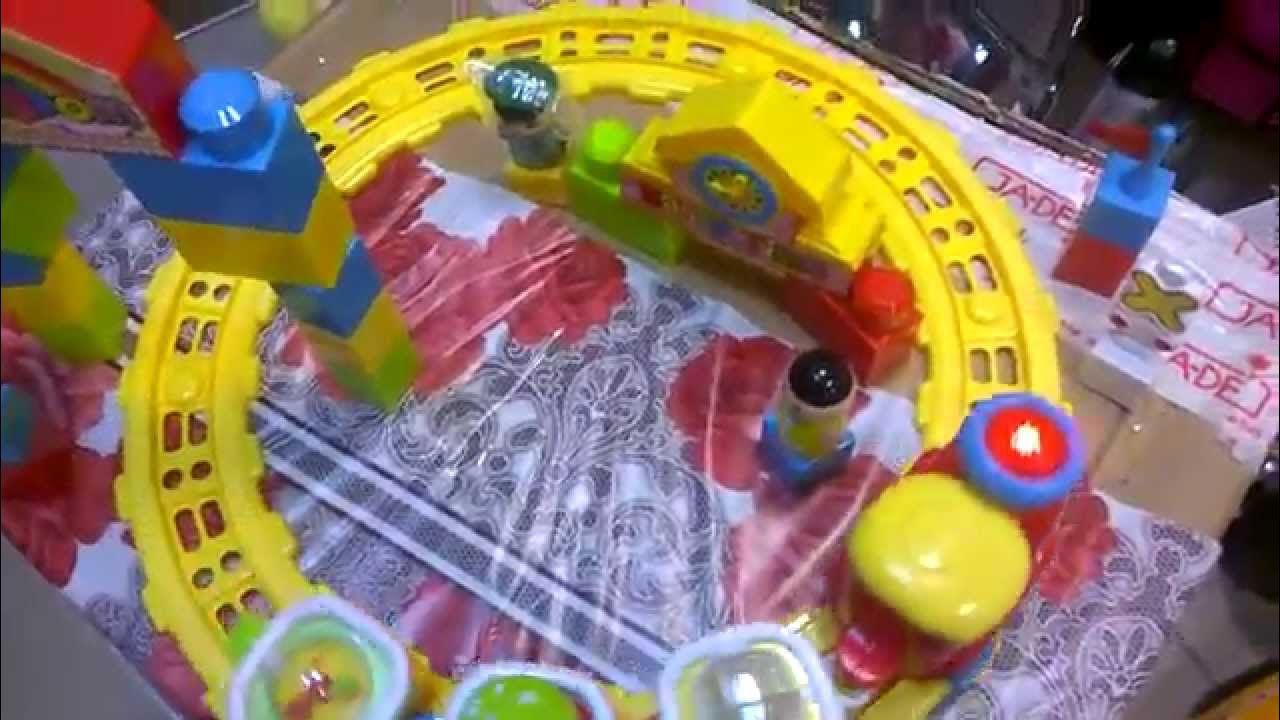 Железная дорога игрушка интерактивная - YouTube