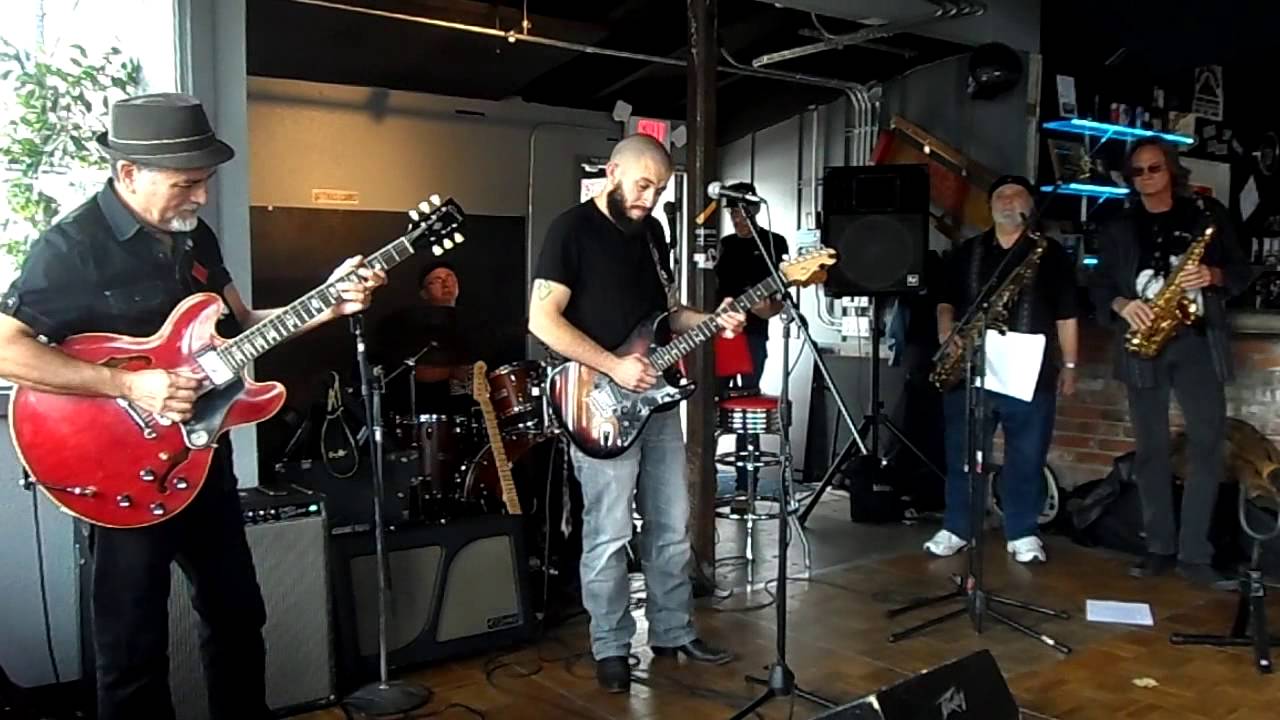 Mikey Mo & Joey Delgado @ The Chop Shop 11-23-13 - YouTube