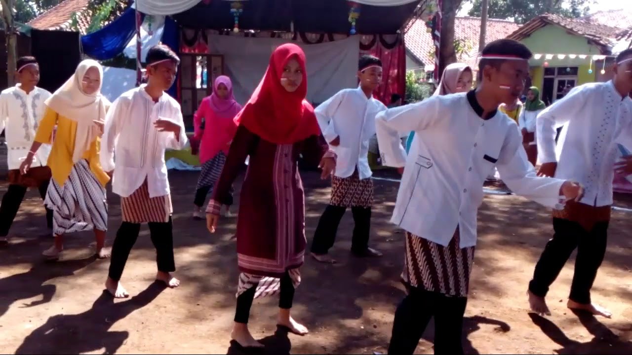 Agustusan 2017 Tarian Sunda Manuk Dadali - YouTube