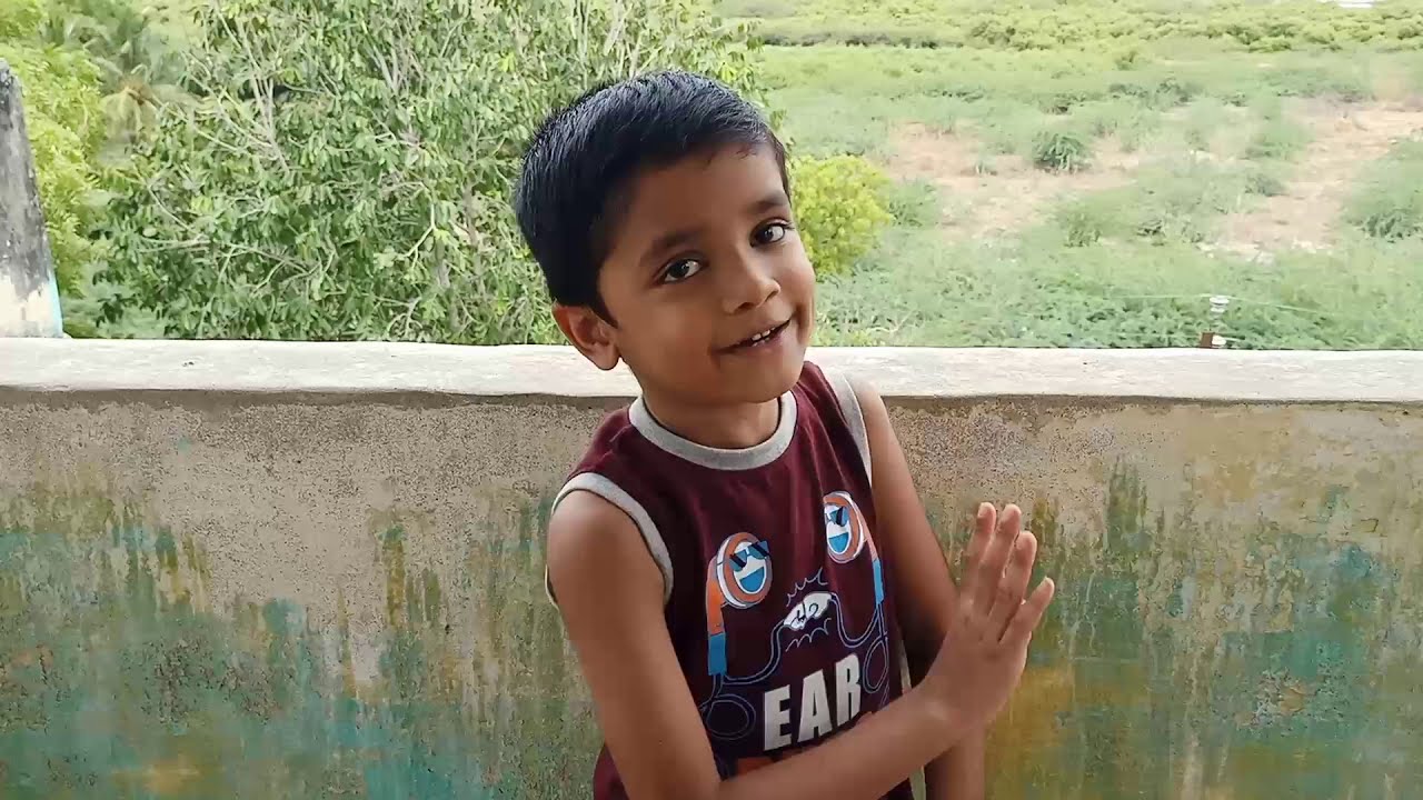 உலகத்திலேயே சின்ன பம்பரம் உங்களுக்கு காட்டுறேன் வாங்க/world smallest ...