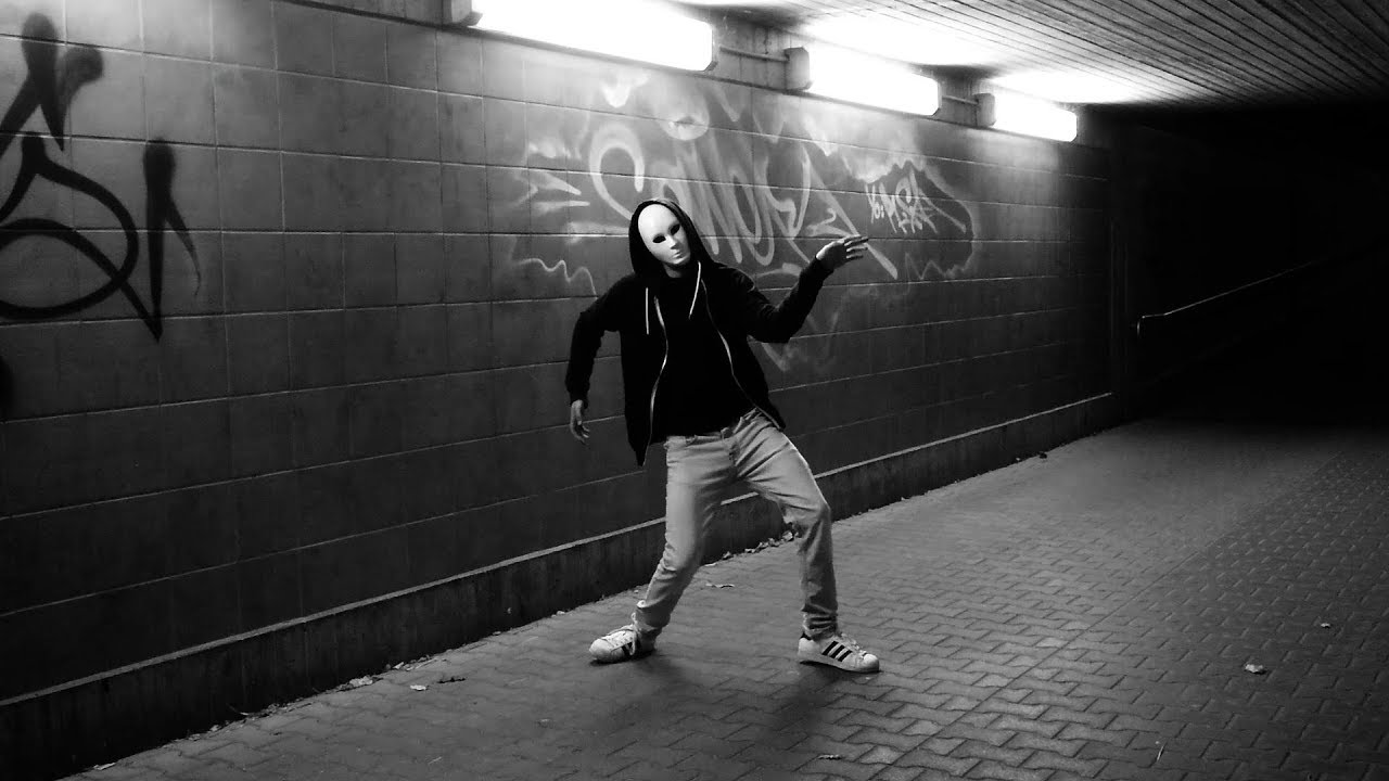 Shirk - Haunted (Halloween Animation Dance) - YouTube