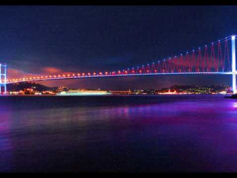 Burcu Güneş - Aşk Geçiyormuş İstanbuldan