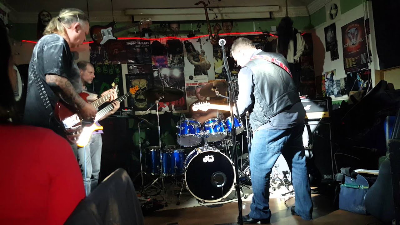 The Steve Ballantyne Band, Sultans Of Swing - YouTube