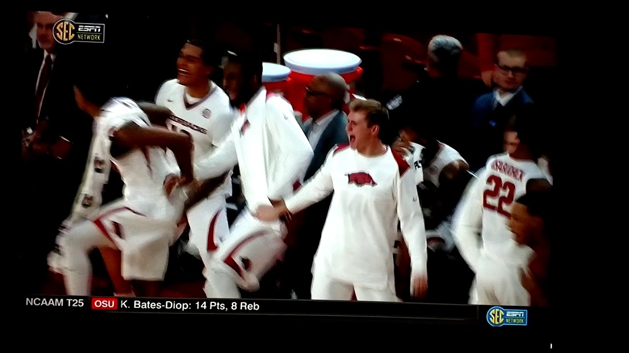 Daniel Gafford Windmill Dunk TV Replay - YouTube