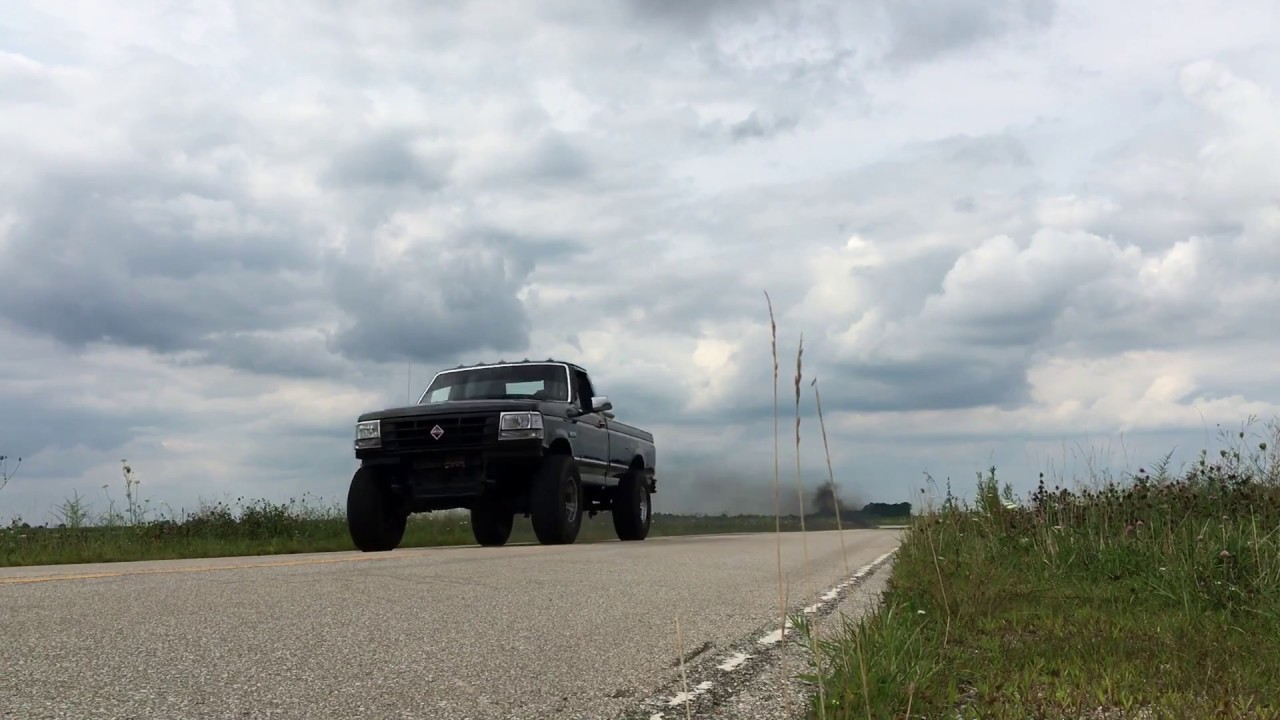 7.3 OBS PowerStroke Fly By with Straight Pipe & Baby Swamps - YouTube