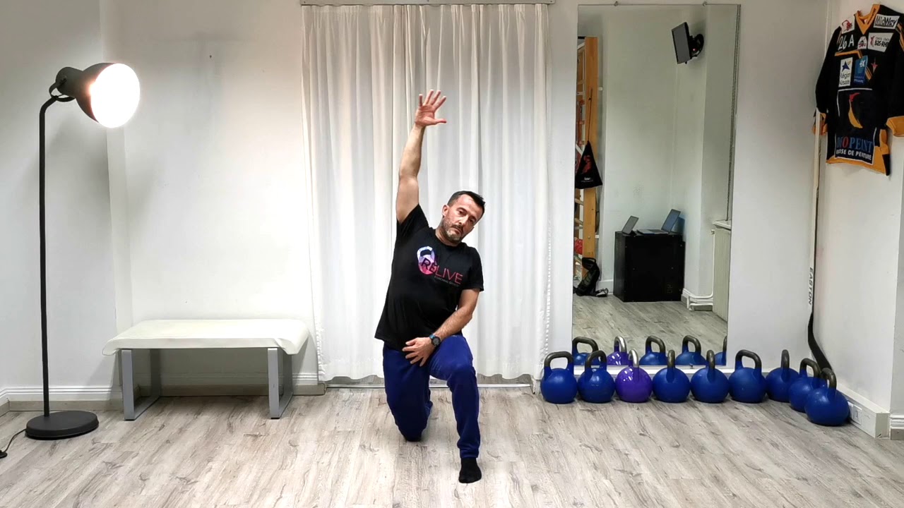 HALF KNEELING LATERAL REACH - YouTube