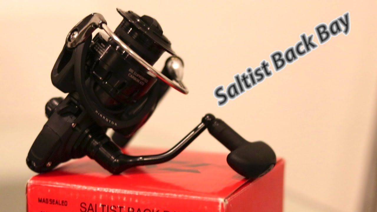 Unboxing Daiwa Saltist Back Bay LT 3000 - YouTube
