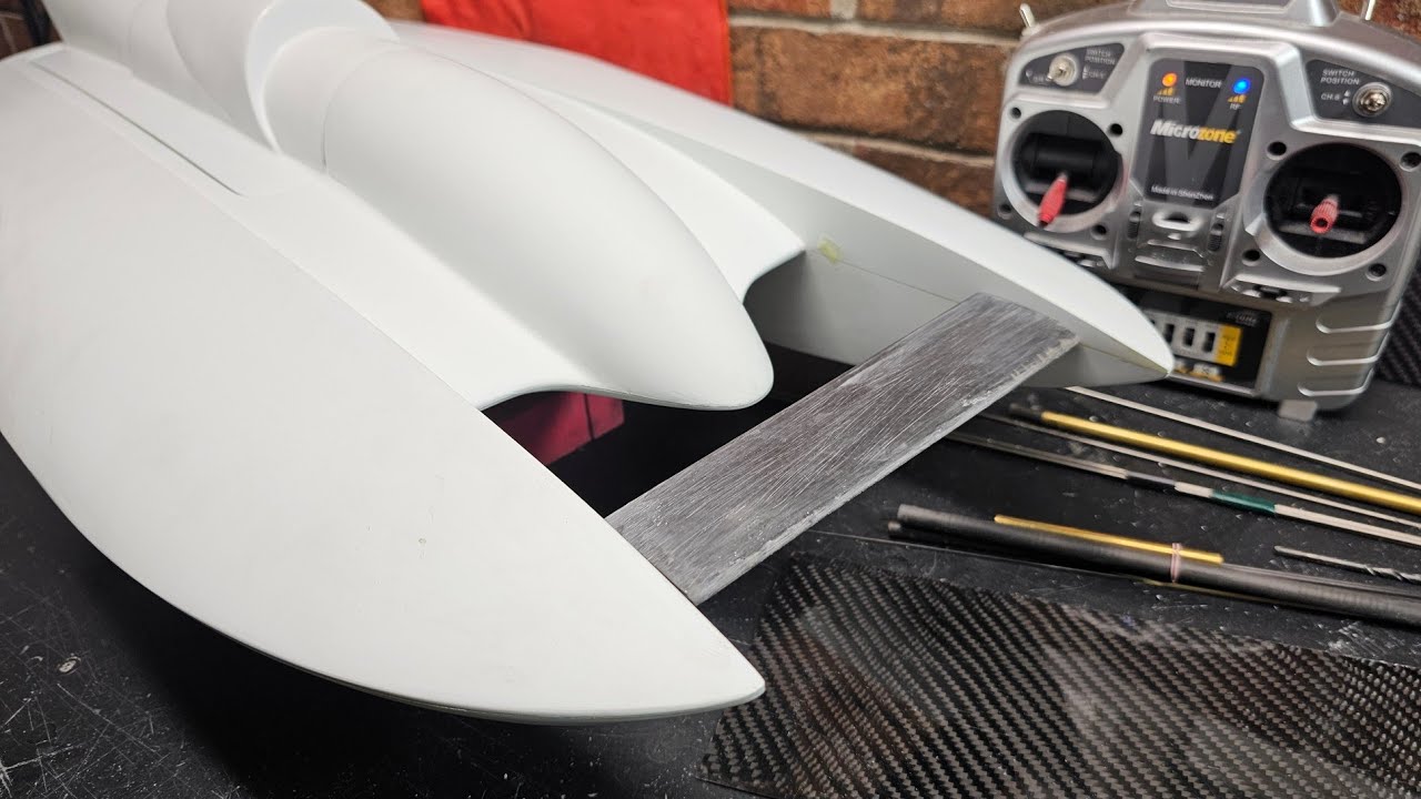 Quick Test Active Front Canard Design SWIFTER XL 31.5 Hydroplane - YouTube