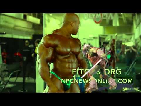 7 Time Mr Olympia Phil Heath Backstage Pumping Up  Posing Before Taking The Stage