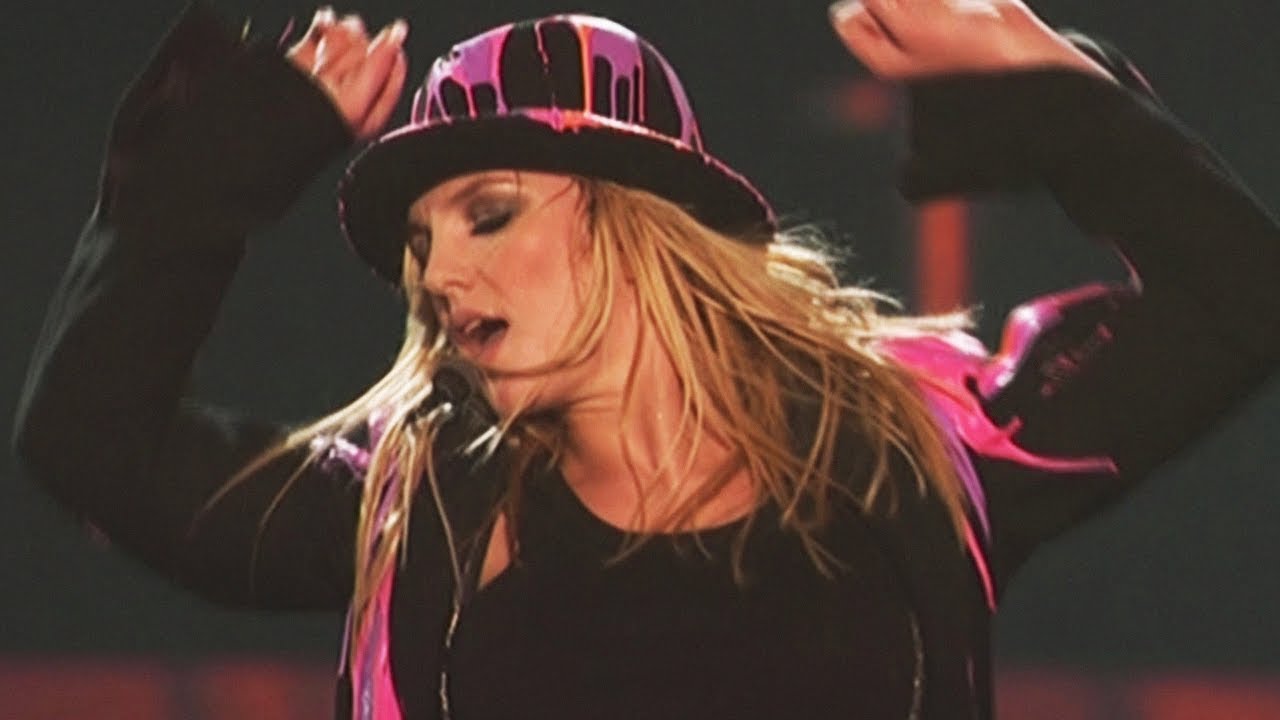 Britney Spears - Stronger ( live from Las Vegas 2001) - YouTube